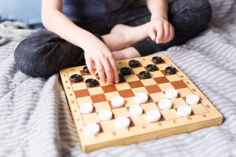 12 Appealing Reasons Why Your Kids Should Play Checkers (Draughts ...